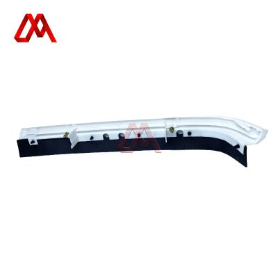 China Truck OEM Parts Lower Head Lamp Grille R 8-97867331-0 8978673310 Lower Headlight Trim Panel (R）White for ISUZU 100P 4JB1 for sale