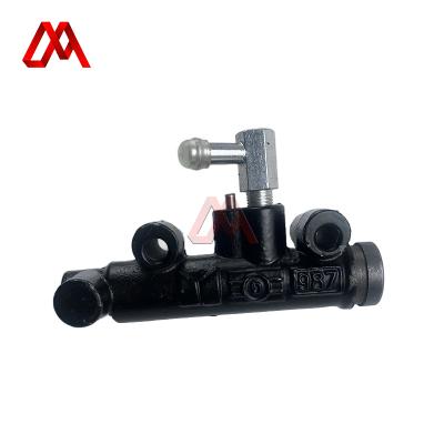 China 1-47500239-0 1475002390 Clutch Master Cylinder Assembly for ISUZU 10PE1 CXZ81 for sale