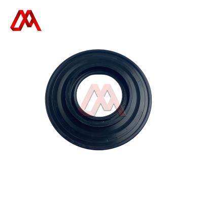 China IZUMI 1-09625331-1 1-09625044-0 1096253311 1096250440 Outer Rear Hub Oil Seal for ISUZU FSR113 6BD1 for sale