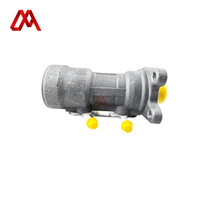 China IZUMI 8-97315166-0 8973151660 Brake Master Cylinder Assembly for ISUZU NPR 4HF1 4HG1 for sale