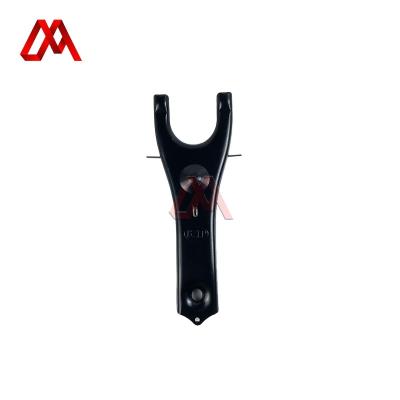 China 8970245280 8-97024528-0 Isuzu NPR Parts Clutch Shift Fork for ISUZU NKR55 4JB1 for sale