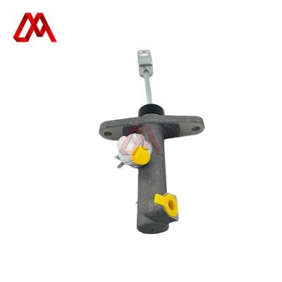 China 8-97167406-0 8-98117644-0 Clutch Master Cylinder Assembly 8971674060 8981176440 Suitable for ISUZU NKR55 4JB1 for sale