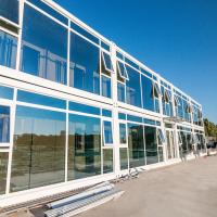 China Customized Color Flat Pack Container House for Modern and Comfortable Living for sale