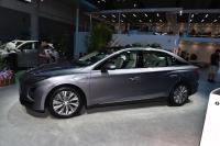 China Petrol Or Electric Fuel 2024 Hongqi Eqm5 Car Black Color Efficient Seat Ventilation for sale