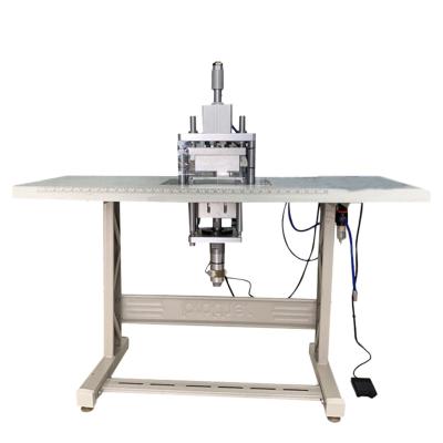 China Aesthetic Appearance Single Spot Welding Machine Diaper Machine Production Capacity Schneider 20-30pcs/min for sale