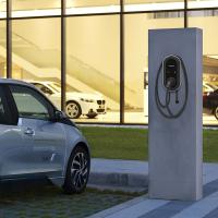 China 11Kw 22Kw 3 Phase 7Kw DC 72V 9.2Kw Commercial DC Fast EV Charger for Tesla Models Modern Design Style for sale