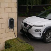 China GBT Socket 1 Phase AC Level 2 EV Charging Station with 7KW Output and Voltage Monitoring for sale