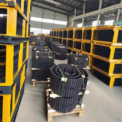 China Yellow R220c-9 Excavator Parts Tracks Direct Importer Hydraulic And Dozer Component Undercarriage Track Shoe Assy for sale