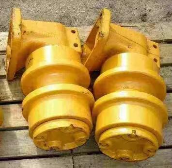 China T130/T170 50-21-416SP HRC52-58 Russia Tractor Carrier Roller For Undercarriage Parts for sale