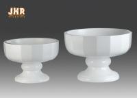 China Footed Glossy White Fiberglass Flower Pots Floral Arrangement Display for sale