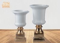 China Two Sizes Glossy White Fiberglass Centerpiece Table Vases With Gold Pedestal Base for sale