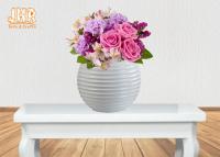 China Portable Round Glossy White Fiberglass Flower Pots Vase Frosted Finish for sale