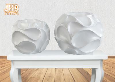 China Home Wedding Classic Fiberglass Flower Pots Wavy Pattern Glossy White for sale