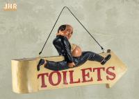 China Funny Toilet Signs Polyresin Statue Figurine Resin Wall Mounted Sign Bar Sign Decor for sale
