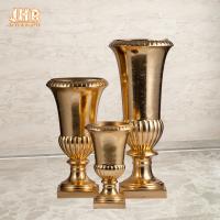 China Hand Crafted Flower Pots Fiberglass Planter Shiny Gold Color for sale