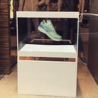 China 22 Inch 3D Hologram Showcase Device Is To Use In Shops Shows for sale