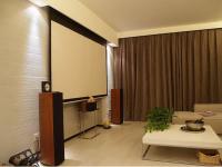 China Remote Control Motorized Projector Screen 3D Fiberglass White Screen Fabric for sale
