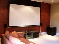 China Remote Control Motorized Projector Screen 3D Fiberglass White Screen Fabric for sale