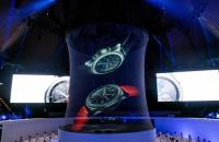 China 3D Hologram Mesh Screen Holo Gauze Transparent Screen Holographic Projection for Stage Show for sale
