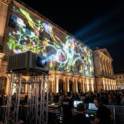 China Long Lifespan 30000H Laser Source Large Format Projector Free 360° Installation Outdoor Building Facade Projection Projector for sale