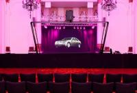 China Transparent 95um Holographic Projection Display with 160° View Angle and 5x30m Size for Stage Shows for sale