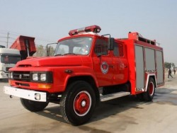 dongfeng 5000L water tank red fire fighting truck