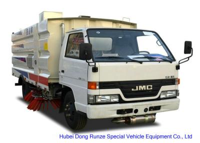 China JMC Truck Mounted Road Sweeping Machine With 4 Brushes 5.5 Cbm Trash 1,5 Cbm Water for sale