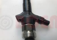 China 0950005600 1465A041 Common Rail Injector Mitsubishi Fuel Injectors L200 4D56 for sale