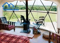 China Luxury Fireproof Geodesic Dome Glamping Tent 24.5m² Area with 16 PC Panels for Hotels & Resorts for sale