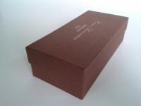 China Luxury Custom Paper Board Apparel Gift Boxes, Spot Uv Printed Rigid Packaging Box for sale