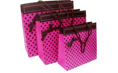 China Lovely C2S Paper Gift Bags With Glossy Lamination, Personalized Paper Hand Bag For Gift Packing for sale