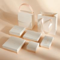 China Modern Design Jewelry Packaging Box Customized Logo Necklace Jewelry Box for sale