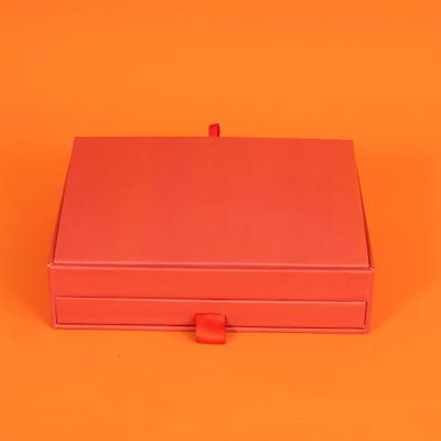 China Corrugated Color Drawer Kraft Paper Laminated Gift Box White Cardboard Airplane Box for sale