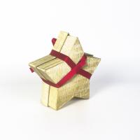 China Customized Gold Star Gift Box, Red Ribbon Wedding Candy Box, Exquisite Holiday Gift Packaging Box for sale