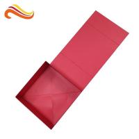 China Red Foldable Gift Custom Paper Packaging Box Long Lifespan With Magnetic Closure for sale