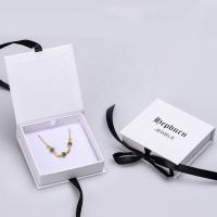 China Paperboard Packaging Gift Box Set 157g  Necklace Bracelet Jewelry With Ribbon Closure for sale