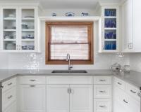China Modular PVC Kitchen Cabinets U Shape White Matt 18mm Plywood for Villa for sale