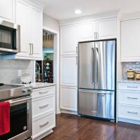 China Modular PVC Kitchen Cabinets U Shape White Matt 18mm Plywood for Villa for sale