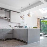 China Plastic Acrylic Kitchen Cabinet Home Modern High Gloss Prefab Kitchen Unit for sale