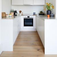 China Hot Selling Modern Style Kitchen Cabinets White Simple Kitchen Cabinets Design for sale