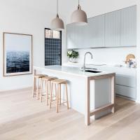 China Moisture Proof Modular White Melamine Kitchen Cabinet With Sink And Faucet for sale