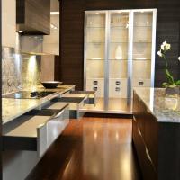 China Modern L-Shaped Kitchen Cabinet Set 18mm HMR Particle Board with Granite Benchtop and LED Light for sale