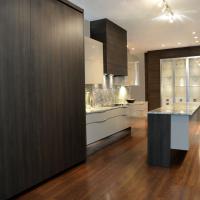 China Modern L-Shaped Kitchen Cabinet Set 18mm HMR Particle Board with Granite Benchtop and LED Light for sale
