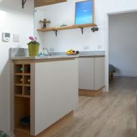 China Modern Modular Pantry PVC Kitchen Cabinet For Villa Apartment for sale