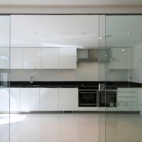 China Modern Style Plywood Kitchen Cabinet High Gloss  Lacquer Kitchen Cabinets for sale