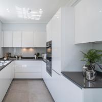China Modern Popular Kitchen Cabinets Home Simple Kitchen Cabinets Design for sale