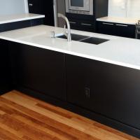 China Modern Black Lacquer Kitchen Cabinet Natural Maple Shaker Kitchen for sale