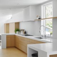 China MDF Melamine White Kitchen Cabinets Modern Moisture Proof for sale