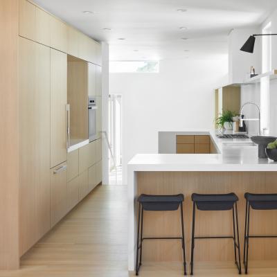 China MDF Melamine White Kitchen Cabinets Modern Moisture Proof for sale