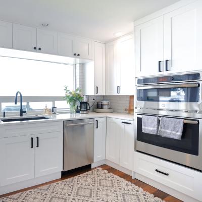 China Shaker Lacquer Doors Island Modern Custom Modular Cabinets American Style for sale